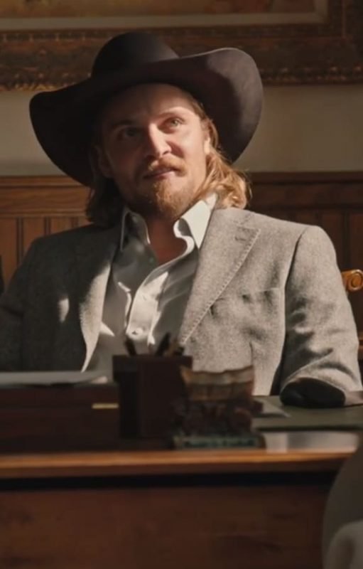 Yellowstone S03 Kayce Dutton Blazer | UniversalJacket