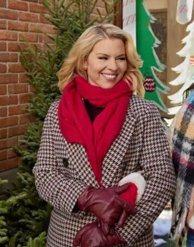 Friends & Family Christmas 2023 Ali Liebert Houndstooth Coat